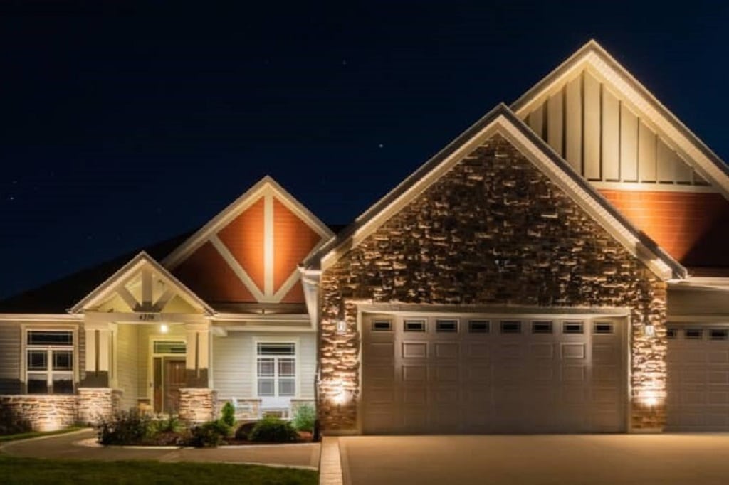 Permanent Roofline Lighting | LightQuest
